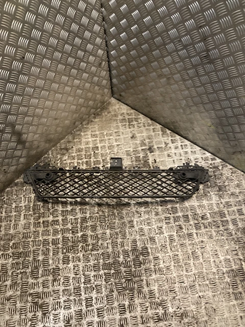 MERCEDES-BENZ C W204 AMG Pare-Chocs Avant Grille Inférieure Centrale ...