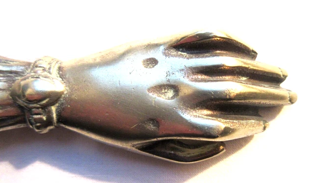 DÉCAPSULEUR ART DÉCO, Vintage, bronze doré: Main gantée avec bracelet ...