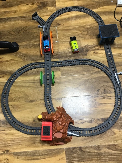 THOMAS & FRIENDS Trackmaster Busy Quarry Set With Thomas & Scruff £47. ...