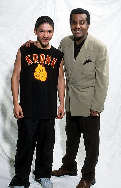 KRONK BOXER OCTAVIO Lara Poses With Manuel Stewart Old Boxing Photo $9. ...