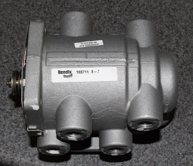 BENDIX TRUCK DUAL Air Brake Foot Treadle Valve 103711 E-7 103711N ...
