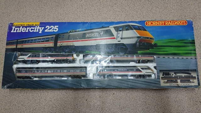HORNBY INTERCITY 225 Swallow Livery Train Set Model Railway Oo Gauge £ ...