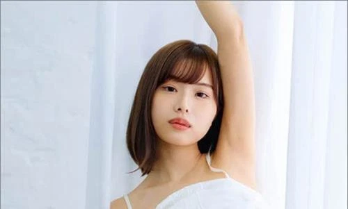 JAPANESE POPULAR SEXY actress Ai Hongo 2023 Deskt calendar A5 28P from ...