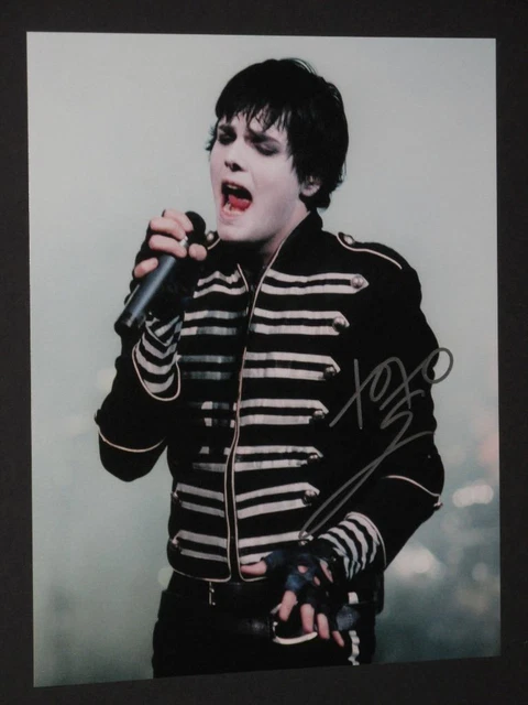 MY CHEMICAL ROMANCE - The Black Parade - Gerard Way - Signed 8" X 10 ...