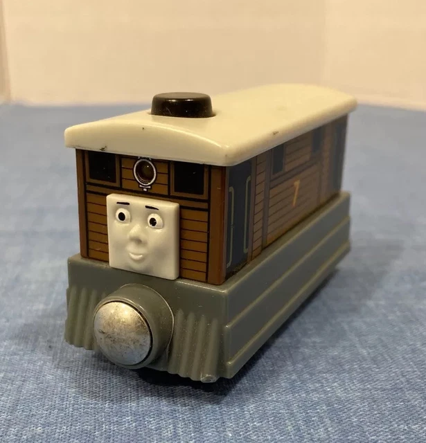THOMAS & FRIENDS Wooden Railway Train Tank Engine - Talking Toby - 2012 ...