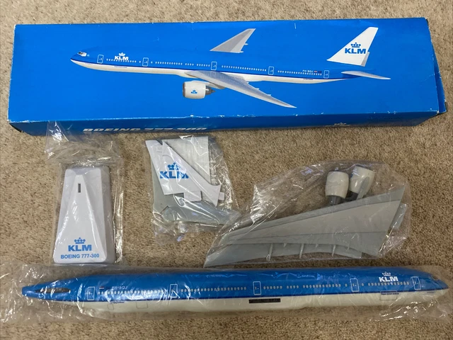 **KLM AIR FRANCE Boeing 777-300 Plastic Model Kit 1:200 Unused Parts ...