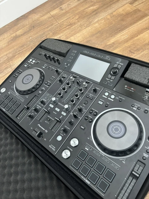 PIONEER DJ (XDJ-RX2) All-in-One DJ System £1,000.00 - PicClick UK