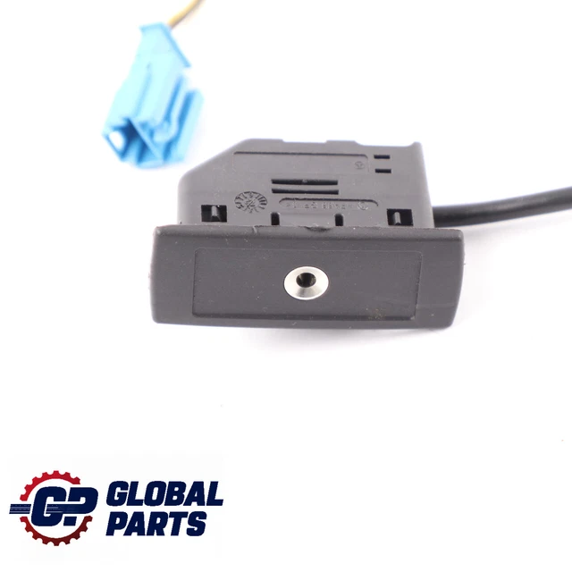 MERCEDES W204 C207 Console Centrale Prise Aux Port Plug Terminal ...