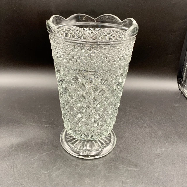 VINTAGE ANCHOR HOCKING Wexford Clear Glass Vase Scalloped Rim Footed 10 ...