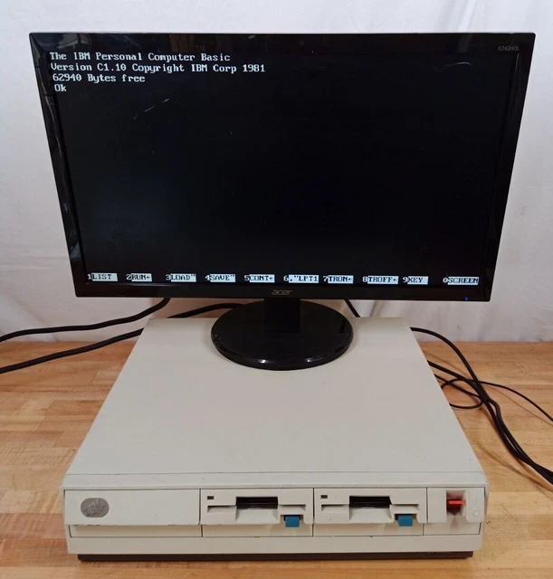 VINTAGE IBM PERSONAL System/2 Model 30 Desktop Computer 8530-002 Basic ...