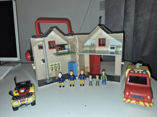 FIREMAN SAM BUNDLE Deluxe Fire Station, 2 Vehicles & Figures £26.99 ...
