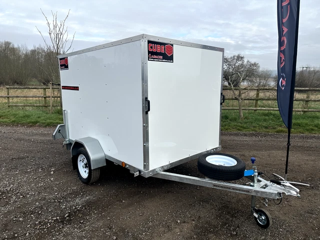 BRAND NEW 7X4 Box Van Trailer with Barn Doors Gloss White UK ...