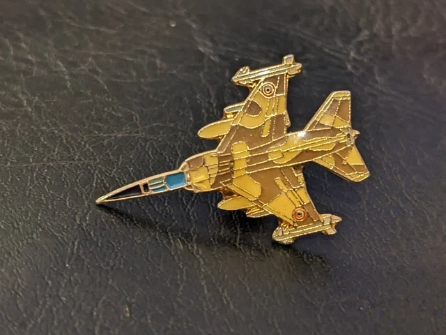 PINSINSIGNE AVION ARMEE de l'air Mirage F1 Jaguar Marine chasse US Airforce F18 EUR 6,95 ...