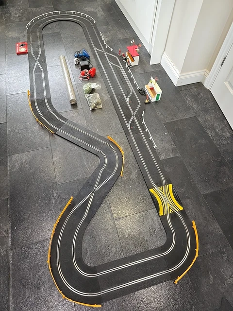 SCALEXTRIC CLASSIC TRACK Scalextric Track Layout With Accessories £85. ...