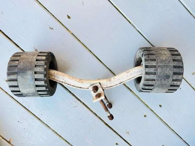 USED BOAT TRAILER parts Load Rite Rollers w Arm 3.5"Wx 4.7"OD 1 1/8 ...