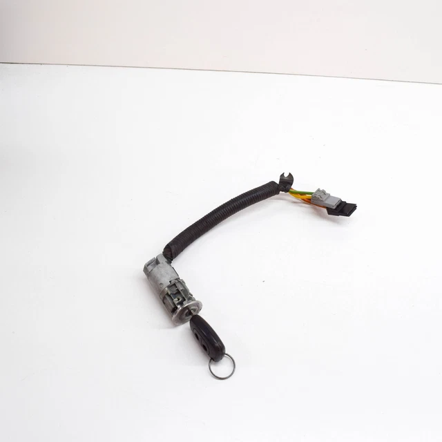 RENAULT MASTER MK2 van ignition lock with key 2.5 diesel 88kw 2007 £27. ...