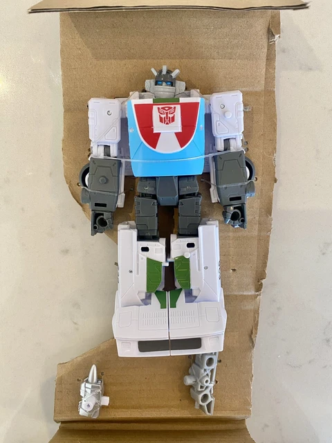 TRANSFORMERS GENERATIONS LEGACY Autobots Stand United WHEELJACK new ...