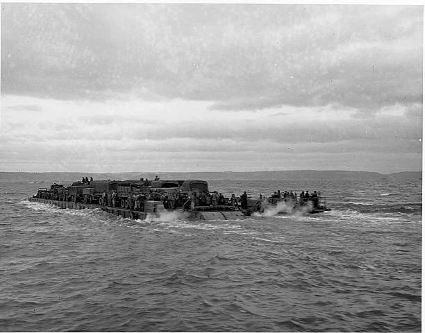 RHINO FERRY LANDING Craft Off Normandy 1944 OLD PHOTO $8.50 - PicClick AU