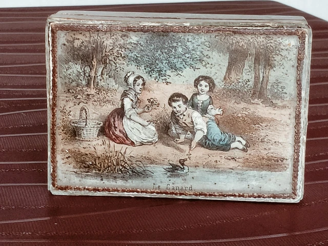 ANCIENNE PETITE BOITE cartonnée avec joli décor champêtre chromo avec ...