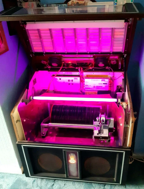 VINYL JUKEBOX MACHINE - NSM 45rpm Vinyl 'City II' with 160+ records ...