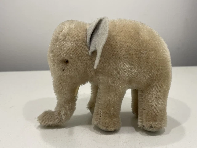 PELUCHE STEIFF ANIMAL éléphant 13 x 9 cm. État voir photos EUR 25,08 ...
