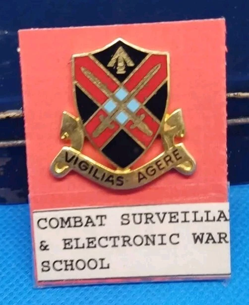 US ARMY COMBAT Survellance & Electronic Warfare School crest beret ...