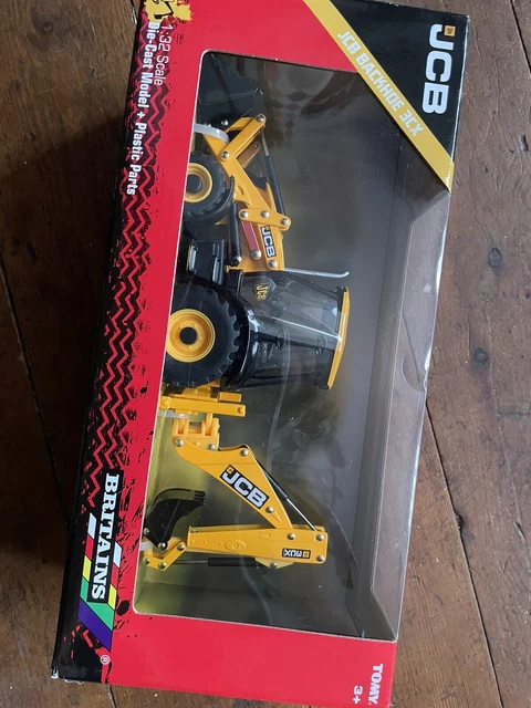BRITAINS 42702 JCB 3CX Backhoe Loader 1:32 Scale Diecast Model £32.00 ...