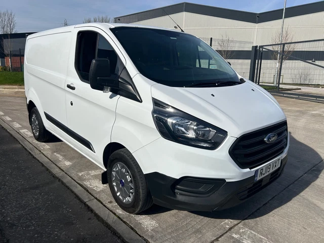 FORD TRANSIT CUSTOM panel van 1 owner A1 condition ULEZ EURO 6 ( VAT ...