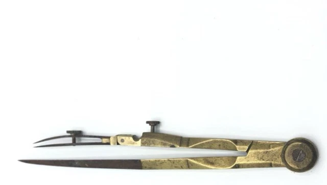 ANCIEN COMPAS EN métal et laiton porte-plume instrument EUR 24,00 ...