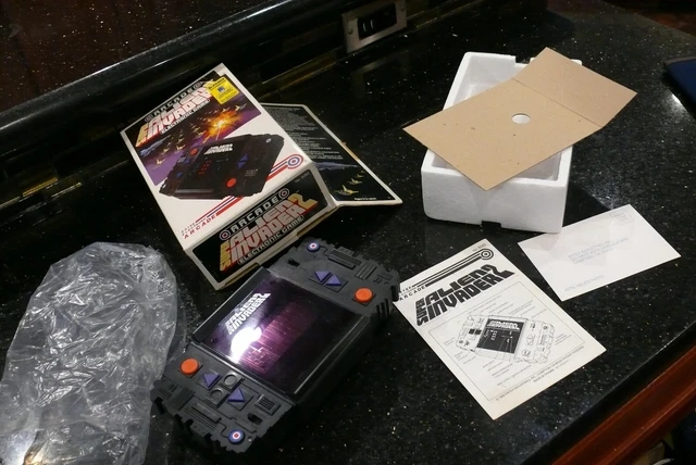 VINTAGE ENTEX ALIEN INVADER 2 Electronic Handheld tabletop video game ...