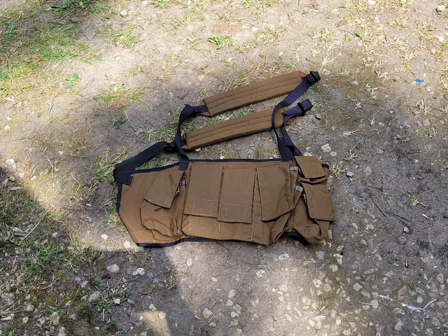 SOUTH AFRICAN DEFENCE Force (SADF) M83 pattern chest rig £65.00 ...