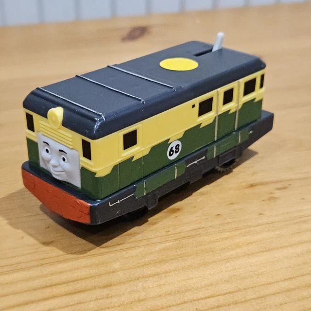 THOMAS THE TANK Engine Trackmaster Motorized Philip the Diesel Boxcab ...