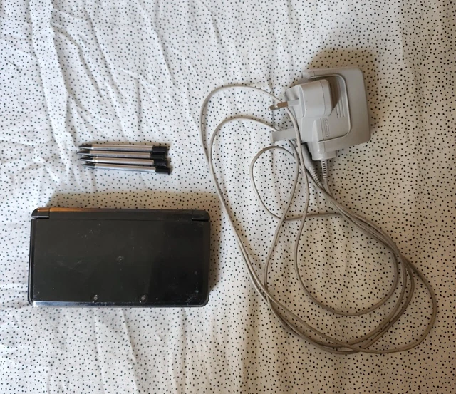 NINTENDO 3DS COSMO Black Handheld System With Charger & 4 Stylus £25.00 ...