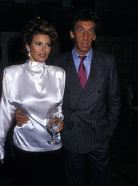 ACTRESS RAQUEL WELCH and husband Andre Weinfeld 1987 OLD PHOTO 10 EUR 6 ...