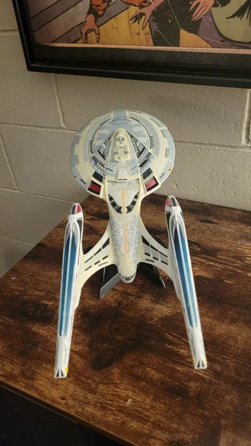 STAR TREK STARSHIP Legends - U.S.S Enterprise E (Lights & Sounds Work ...
