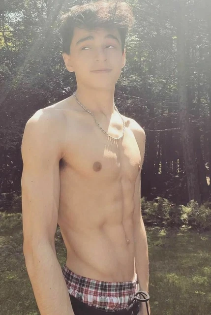 SHIRTLESS MALE SMOOTH Lean Young Hunk Beefcake Outdoors Jock PHOTO 4X6 ...