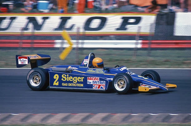 ENGLISH RACING DRIVER Martin Brundle competing Jordan team in the - Old ...