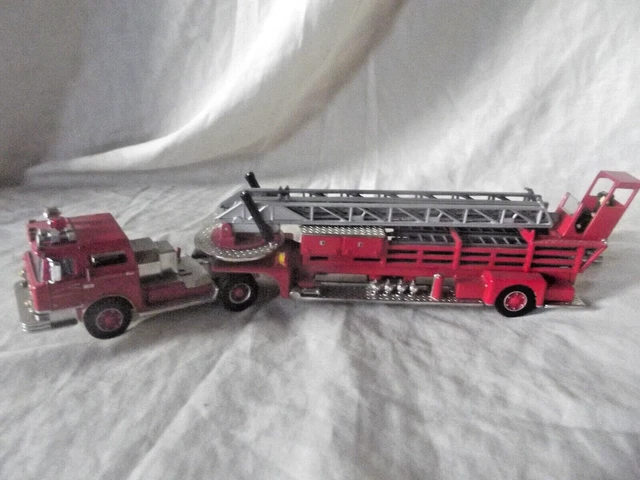 CORGI DRUCKGUSSMODELL MACK CF AERIAL LADDER American Fire Tuck EUR 144 ...