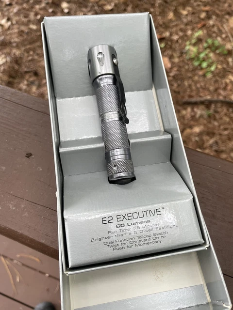 VINTAGE OLD SCHOOL Surefire E2 Executive Tear Drop Flashlight 60 Lumen ...