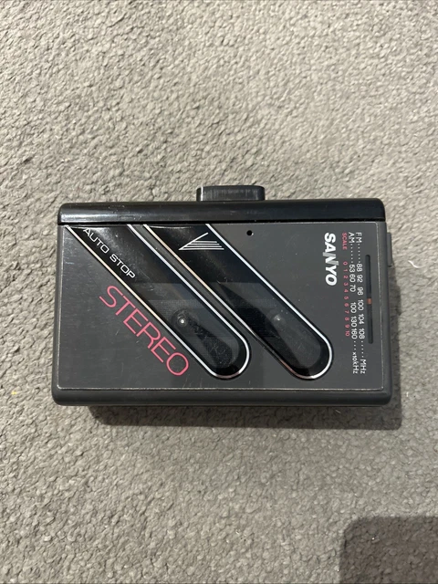 SANYO STEREO WALKMAN MGR62 Personal Radio Cassette Player £2.21 ...