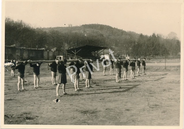 FOTO WK II Wehrmacht Soldaten Lager Leibesertüchtigung Sport K1.74 EUR ...
