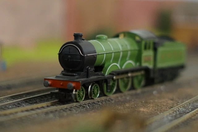 TRIANG R150 4-6-0 B12 Repainted Green LNER 8524 OO Gauge £32.00 ...