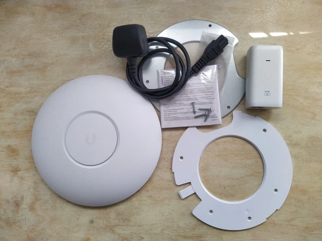 UBIQUITI NETWORKS UAP-AC-PRO UniFi WiFi Access Point with POE Injector ...