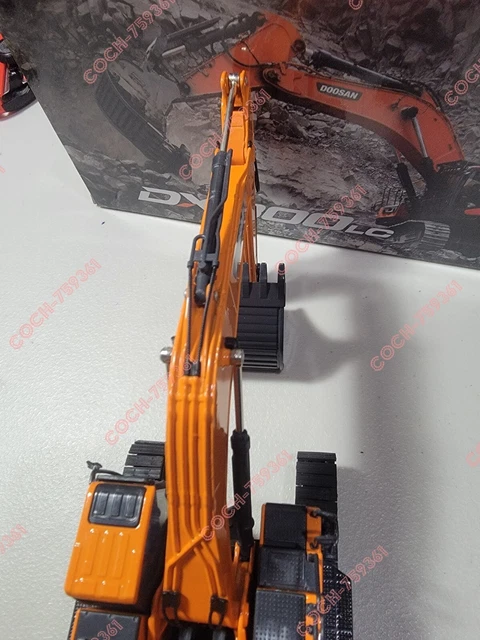 DOOSAN DX800LC CRAWLER Excavator 1/50 Scale Die-Cast Model New Box $226 ...