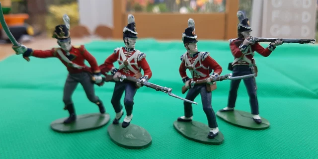 AIRFIX 1/32 NAPOLEONIC - British Infantry. 4 painted and 25 unpainted £ ...