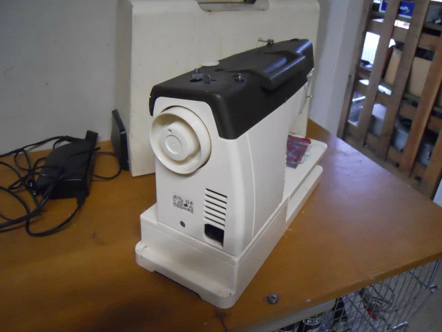 MACHINE A COUDRE SINGER 7184 en l'etat pour pieces ou a reparer EUR 50 ...