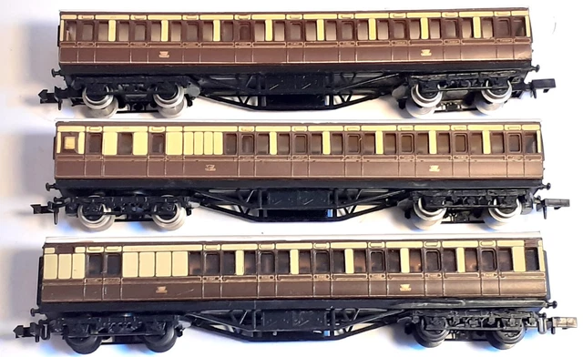 GRAHAM FARISH N Gauge Rake Of 3 G.w. Chocolate/Cream Coaches £45.00 ...