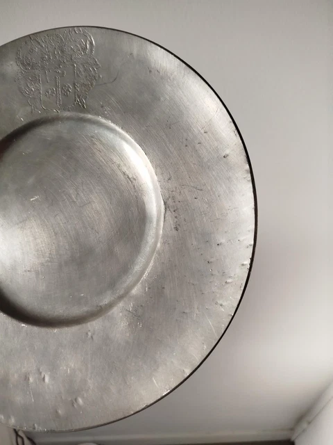 ANCIENNE ASSIETTE ÉTAIN à la cardinal armoiries gravées EUR 20,00 ...