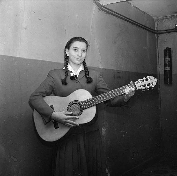MARIE JOSEE NEUVILLE French Young Singer Paris 1955 OLD PHOTO $9.00 ...