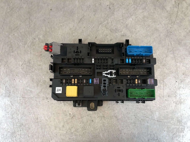 VAUXHALL ASTRA FUSE Relay Box Fusebox Unit 1.4 i 16V Petrol 66kW (90 HP ...